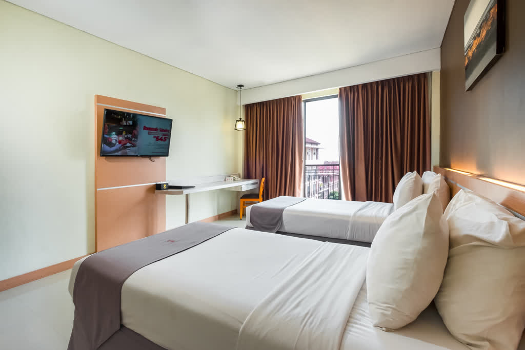 Deluxe Room Balcony - NAVA HOTEL TAWANGMANGU